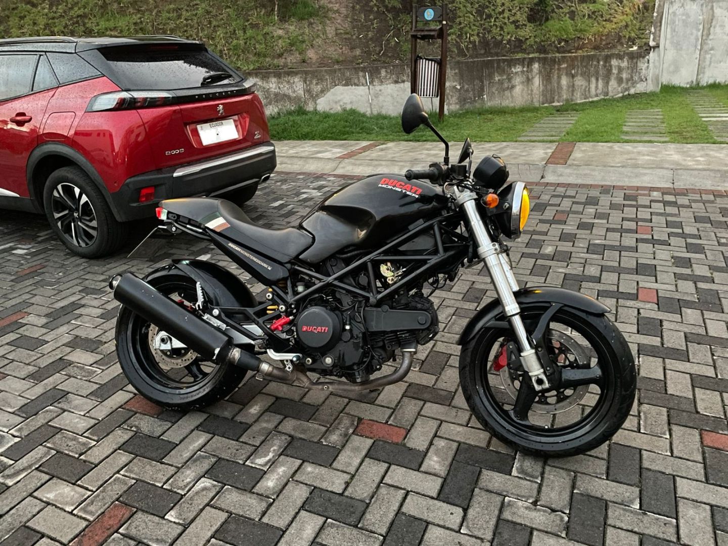 Ducati Monster M 620 IE DARK 2001 #15966